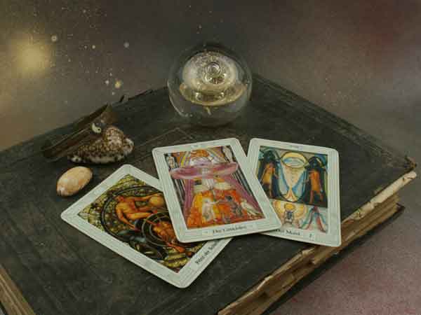 Was ist esoterische Lebensberatung? | Esoterikwissen bei Kartenlegen1